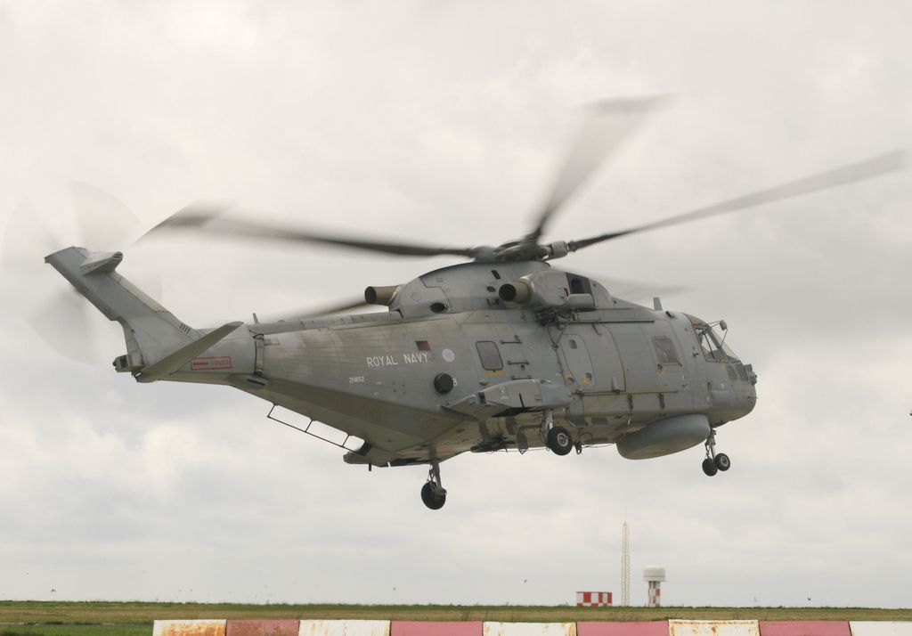 Culdrose 11/7/12 (15 pics) - FighterControl